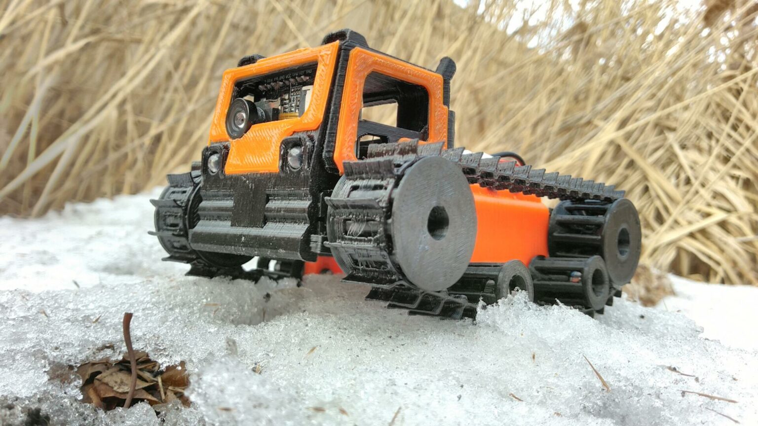 Scout32 – ESP32 WiFi FPV Camera Rover – Pilot Hobbies